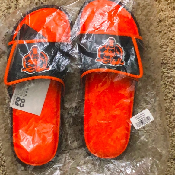 FOCO USA | Shoes | Comfy Chicago Bears Slippers | Poshmark